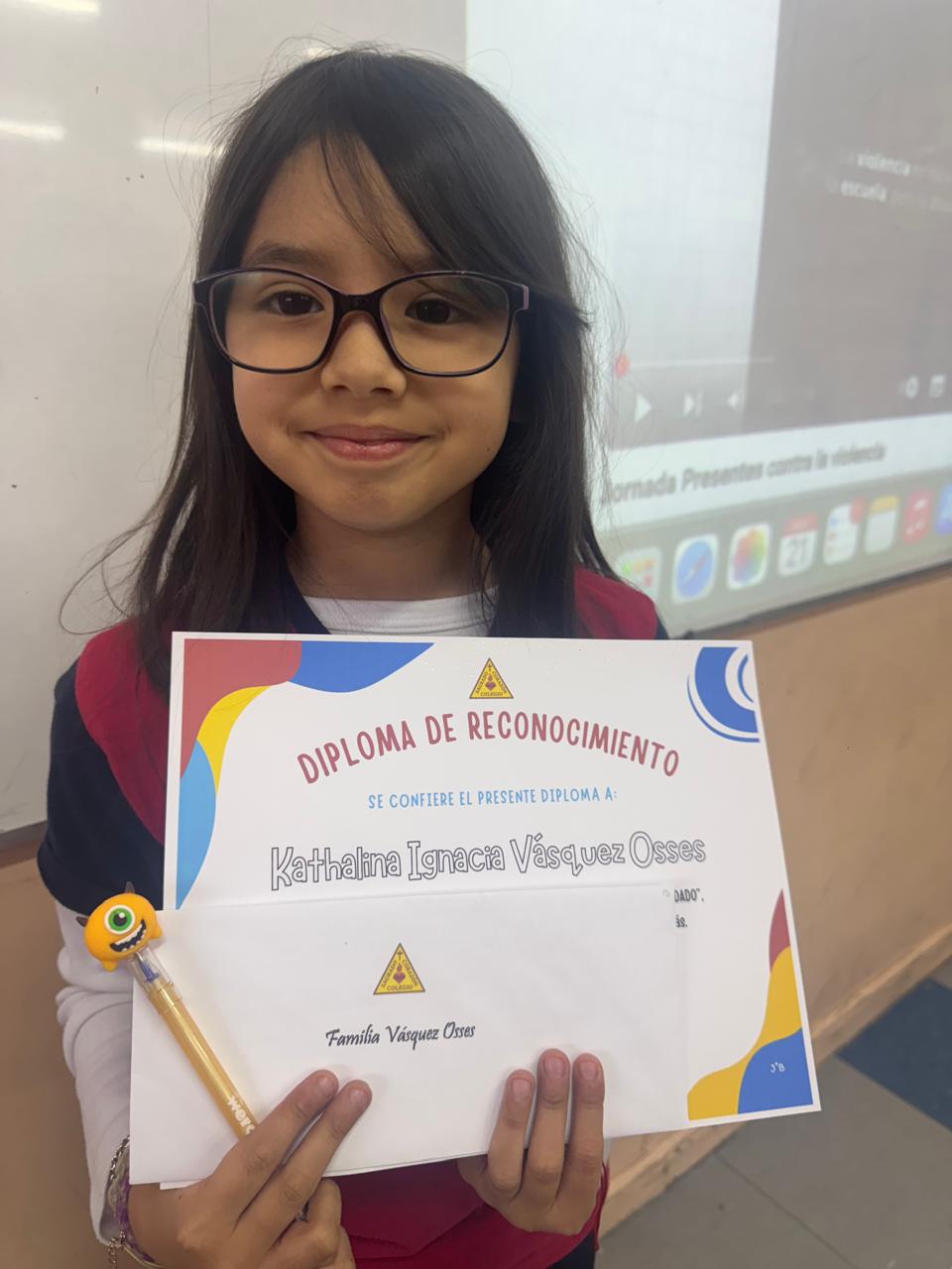 Reconocimiento a estudiantes destacados del mes de julio - Colegio ...